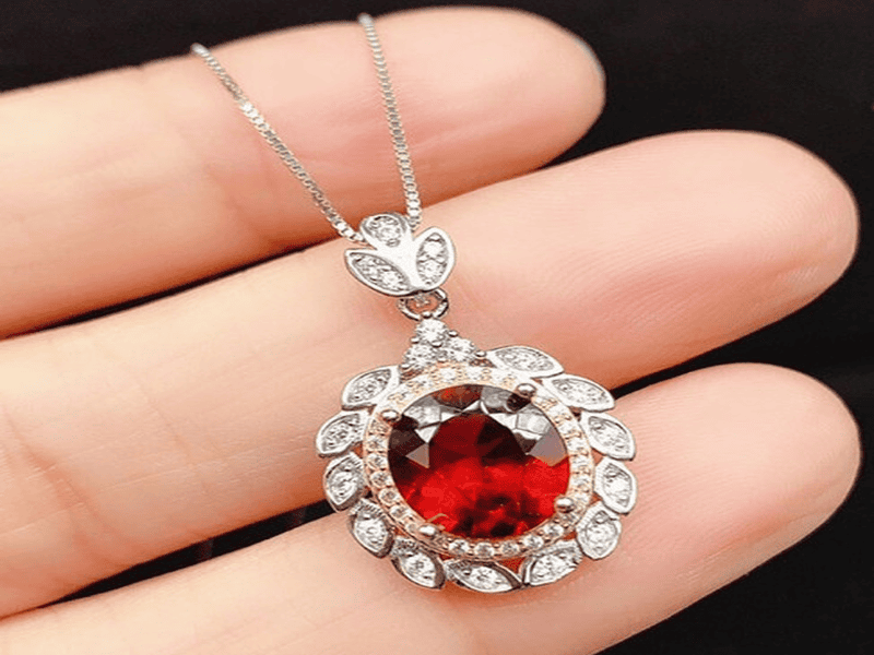 Một số cách nhận biết đá quý đơn giản nhất năm 2024